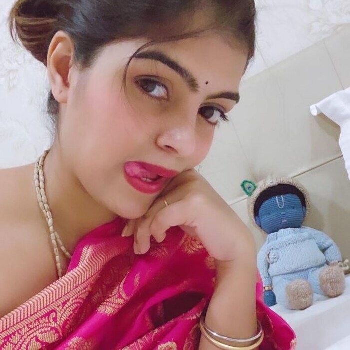 Actress prachi singh known for her bold image and now shows her simple ...