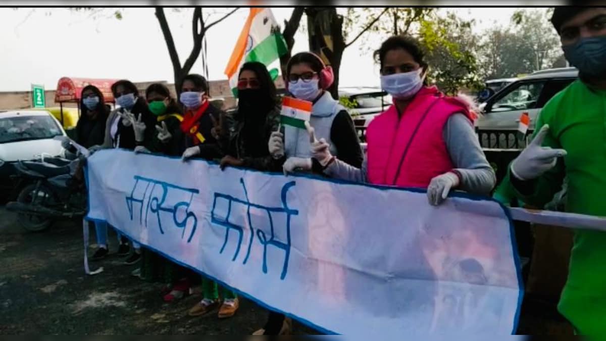 लखनऊ में मिलिए ऐसी युवाओं की टोली से जो मास्क फ़ोर्स अभियान चला कर करते ...