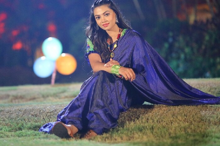 साड़ी हो या फिर वेस्टर्न, हर लुक में कहर ढाती हैं Raksha Gupta, दूसरी ...