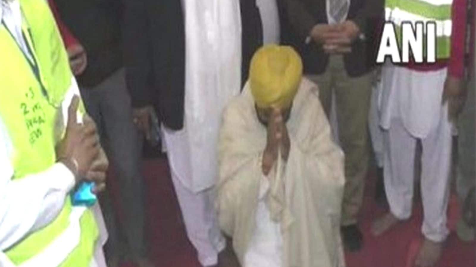 CM Channi in Varanasi: वाराणसी पहुंचे चरणजीत सिंह चन्नी, रविदास मंदिर ...