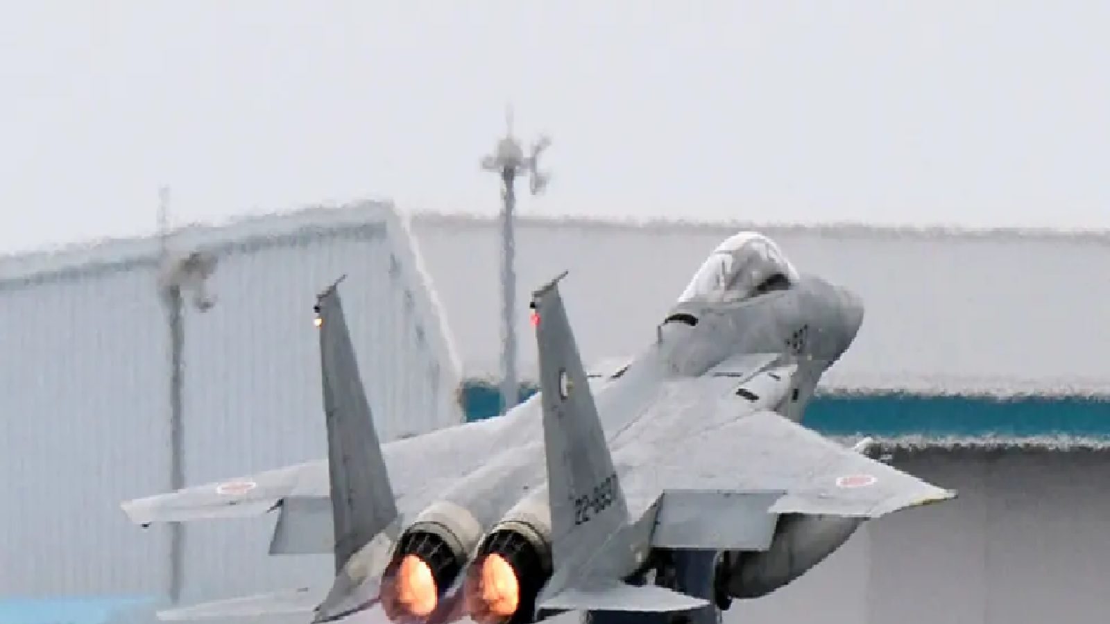 टेकऑफ के बाद रडार से गायब हुआ जापान का फाइटर जेट F15, क्रैश होने की ...