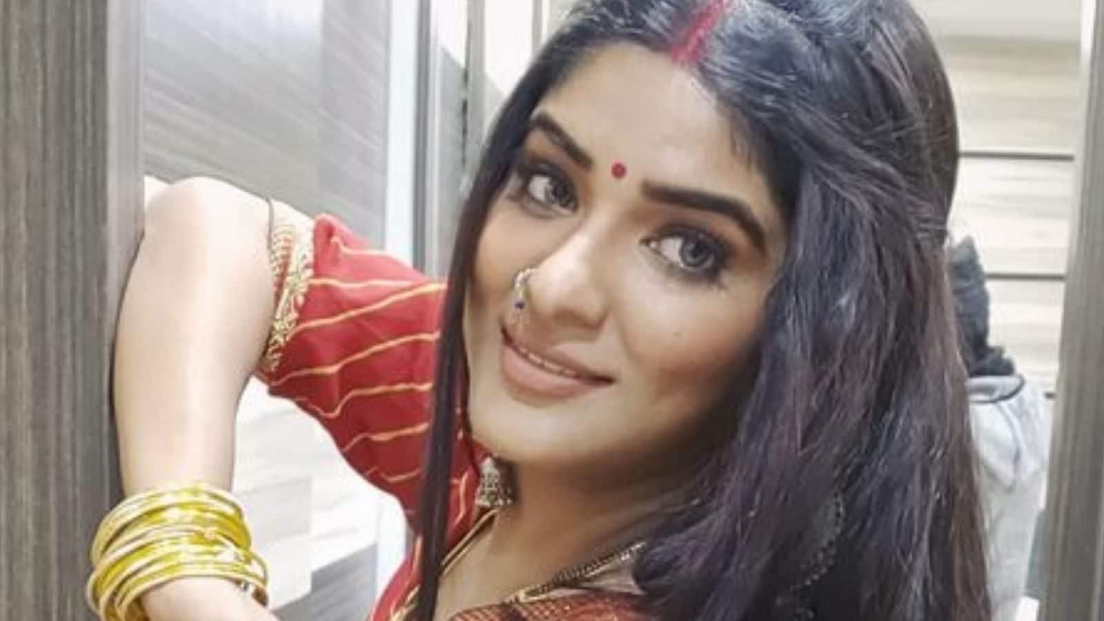 Actress Shruti Rao sighed Bhojpuri Film Afsar Bitiya Shooting started ...