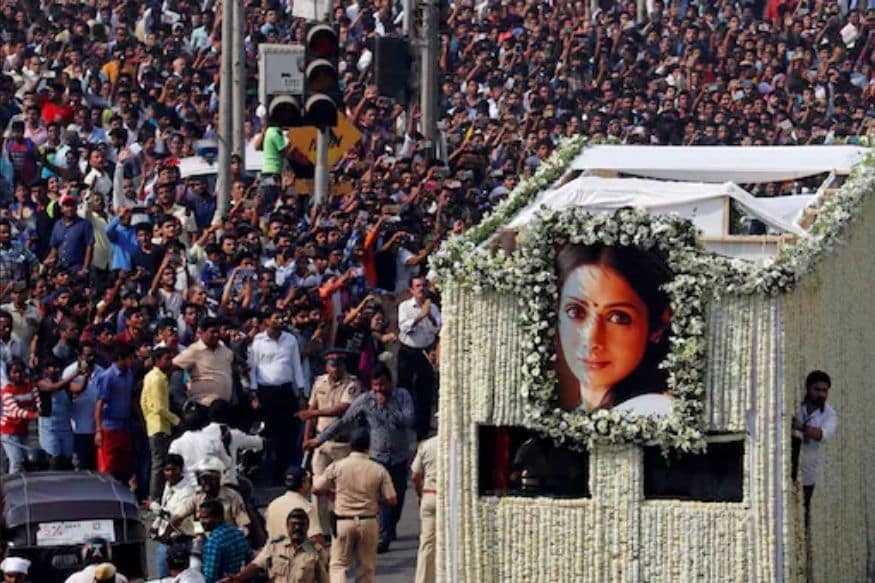 Sridevi Death Anniversary: क्या हुआ था Sridevi की मौत की रात? पहेली बन ...