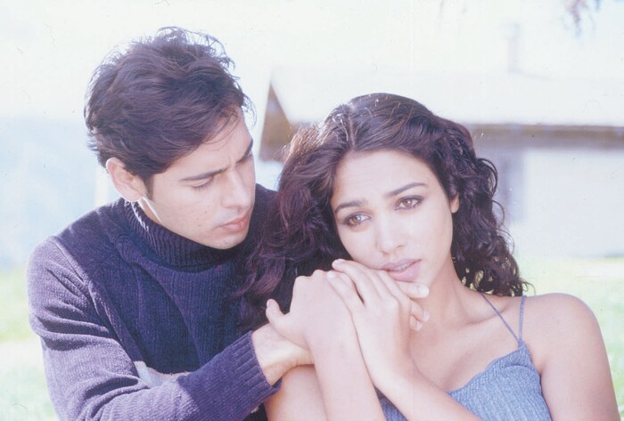 Photogallery bipasha basu and dino morea starrer film raaz turns 20 ...