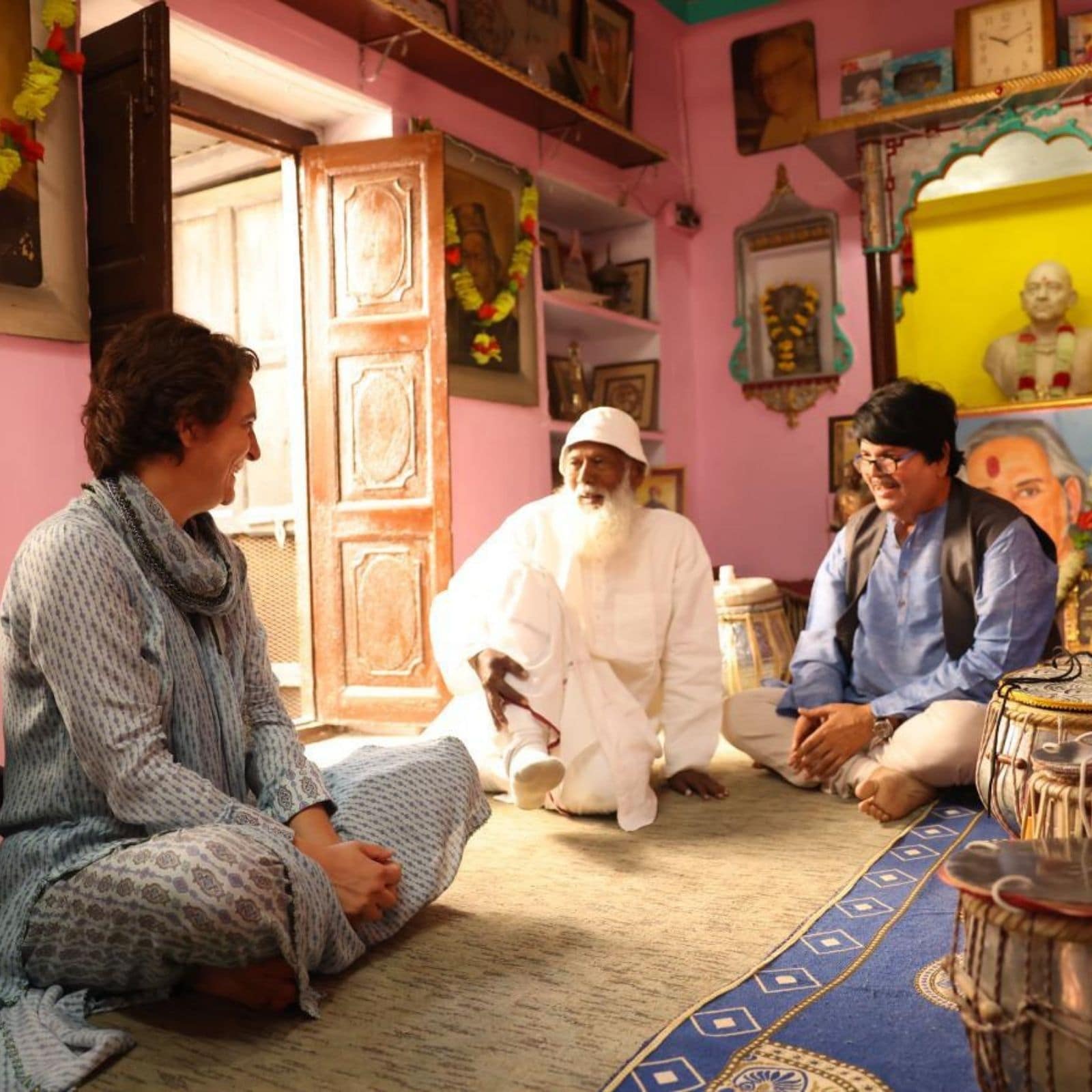 Uttar pradesh assembly elections priyanka gandhi reached kabir chaura ...