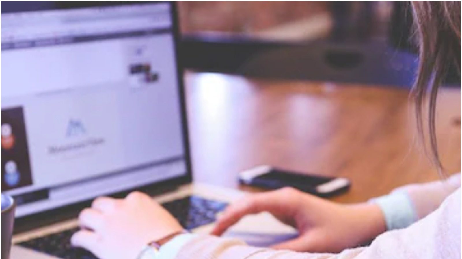 Career Guidance: क्या आप जॉब बदलना चाहते हैं? इन बातों का रखें ध्यान ...