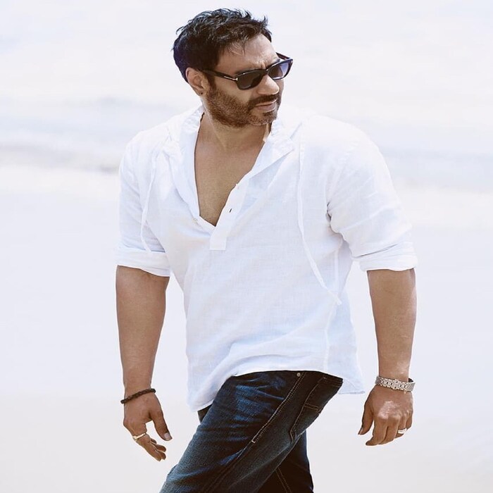 Happy Birthday Ajay Devgan: 53 की उम्र में फिट नजर आते हैं अजय देवगन ...