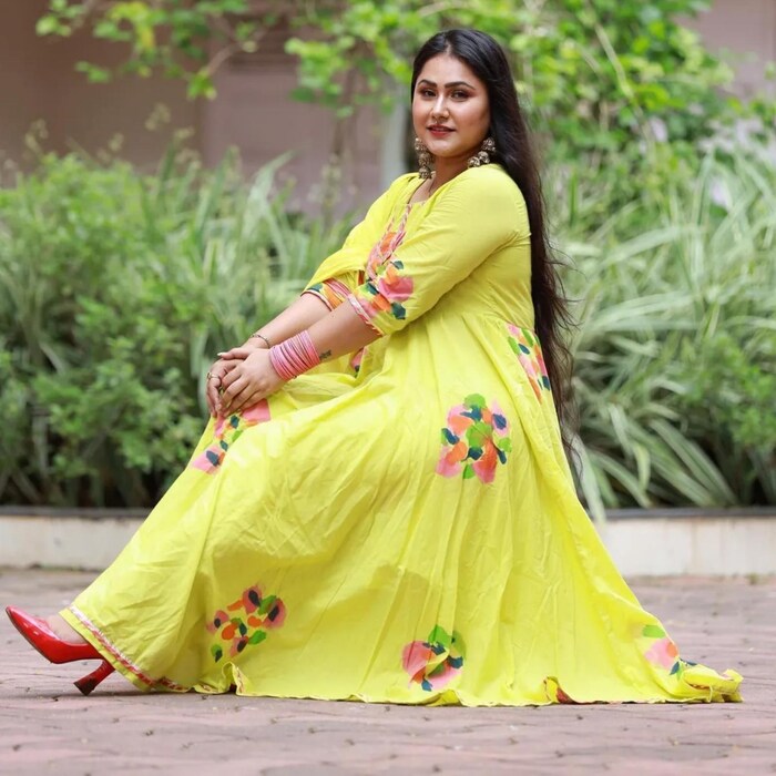 1173 फीट की ऊंचाई पर 700 से ज्यादा सीढ़ियां चढ़कर Priyanka Pandit ने ...