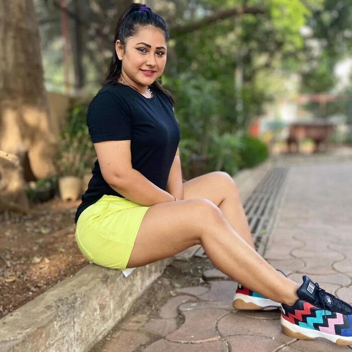 1173 फीट की ऊंचाई पर 700 से ज्यादा सीढ़ियां चढ़कर Priyanka Pandit ने ...