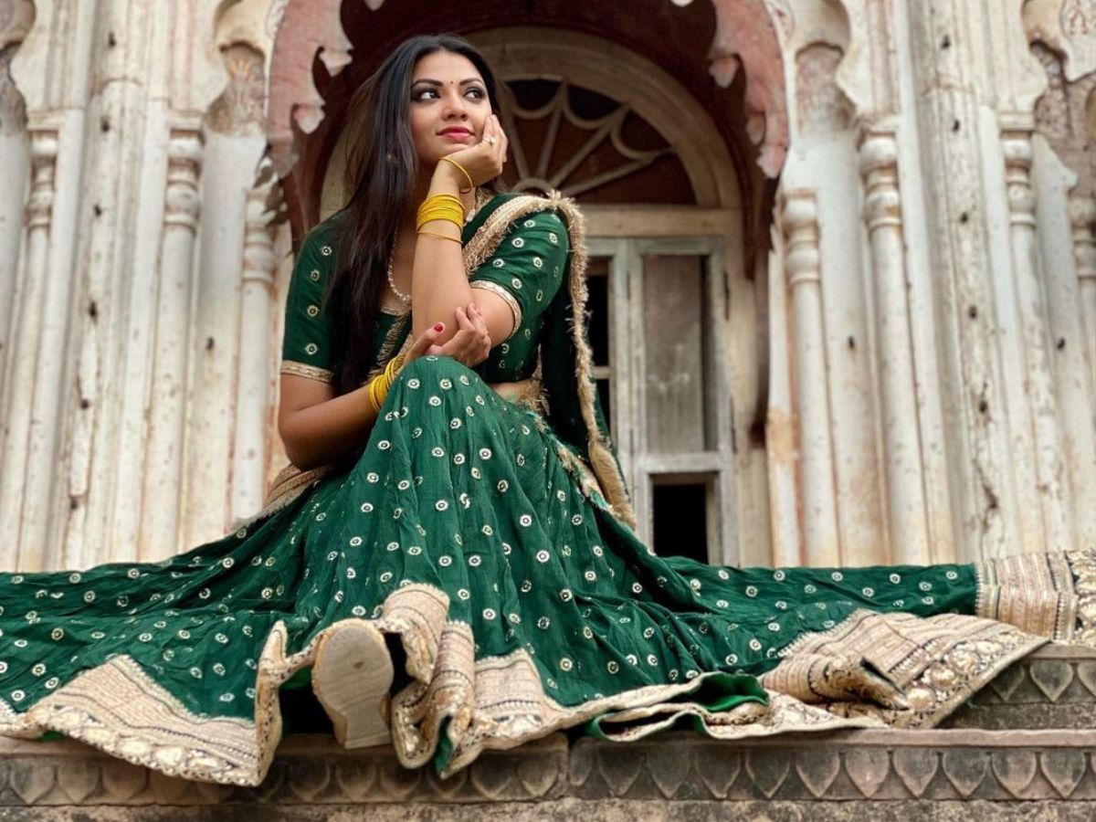 Raksha Gupta Pics: खेसारी को छोड़ कल्लू संग 'इश्क' लड़ाती दिखीं रक्षा ...