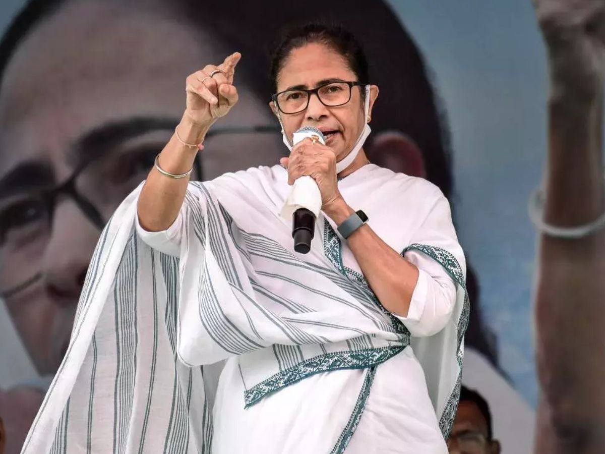महाराष्ट्र के राजनीतिक संकट में TMC की एंट्री, ममता बनर्जी बोलीं ...