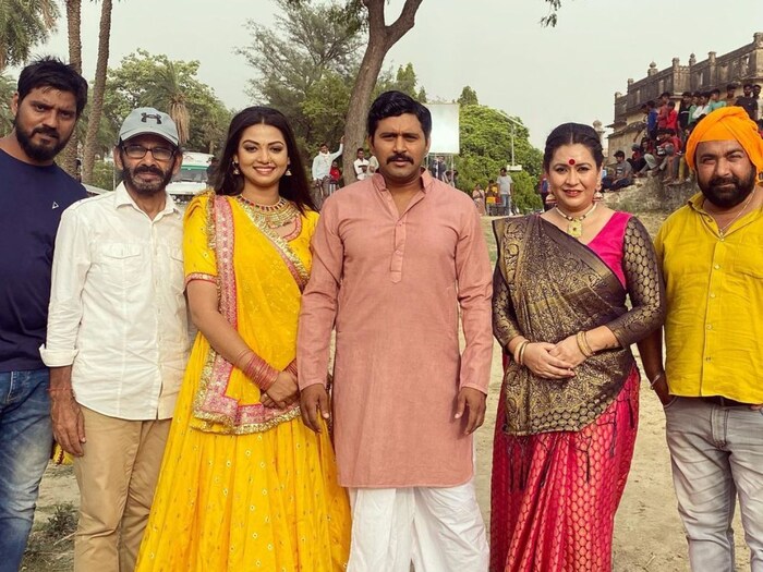 Raksha Gupta Photos: यलो कलर के लंहगे में खूबसूरत दिखीं रक्षा गुप्ता ...