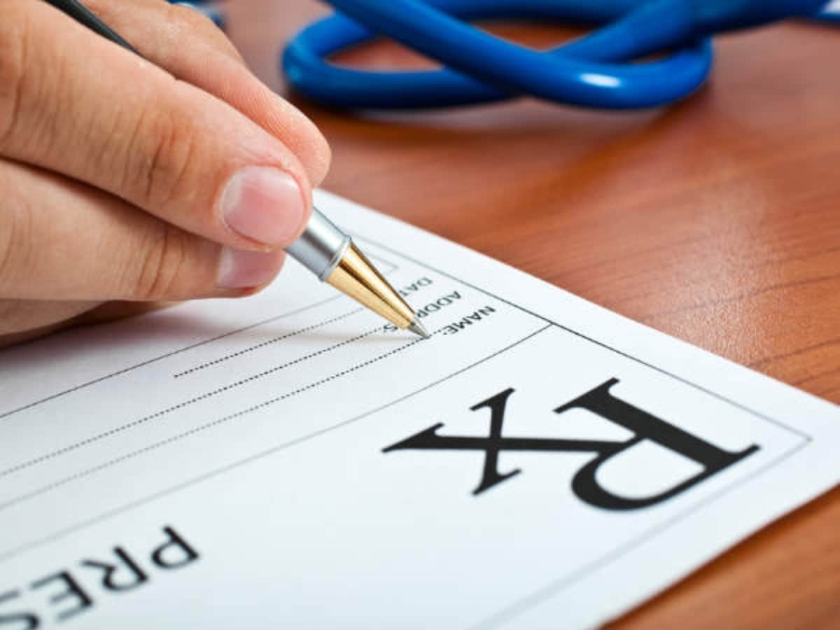 आखिर डॉक्टर अपनी पर्ची पर क्यों लिखते हैं Rx? क्या आप जानते हैं इसका ...