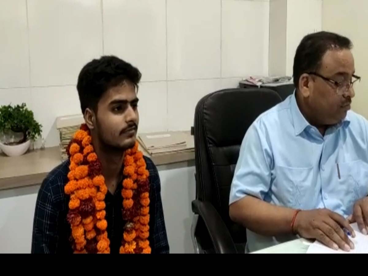 UP Board 12th Topper: कानपुर के प्रखर पाठक को मिली चौथी रैंक, स्टार्टअप खोल मिटाएंगे बेरोजगारी ...