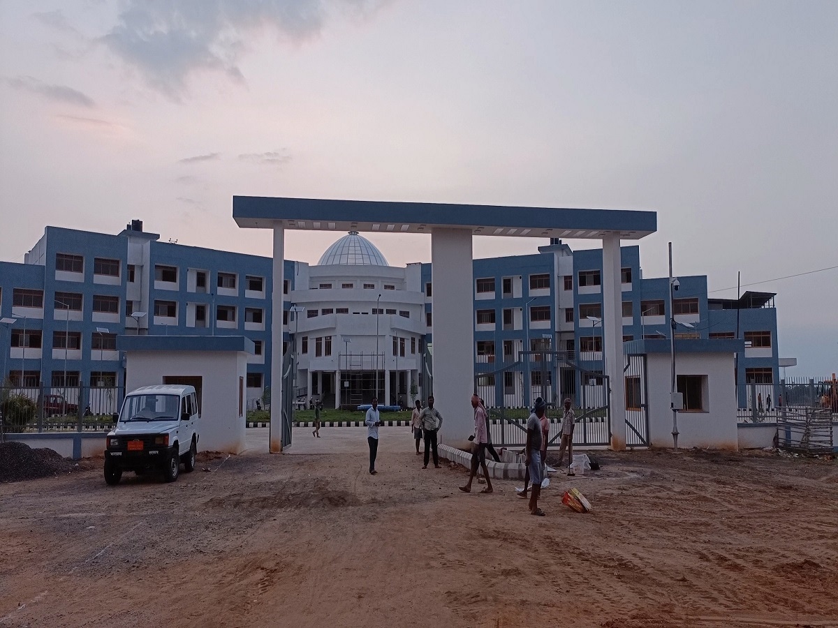 32 करोड़ में बनी है गोड्डा कलेक्ट्रिएट बिल्डिंग, जानिये भव्य इमारत की ...