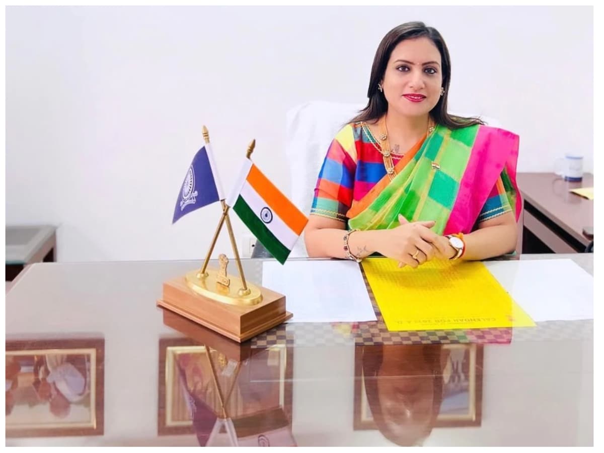 Success Story: कंपनी सचिव से बन गईं IAS, एक आर्टिकल ने बदल दी सोनल गोयल ...