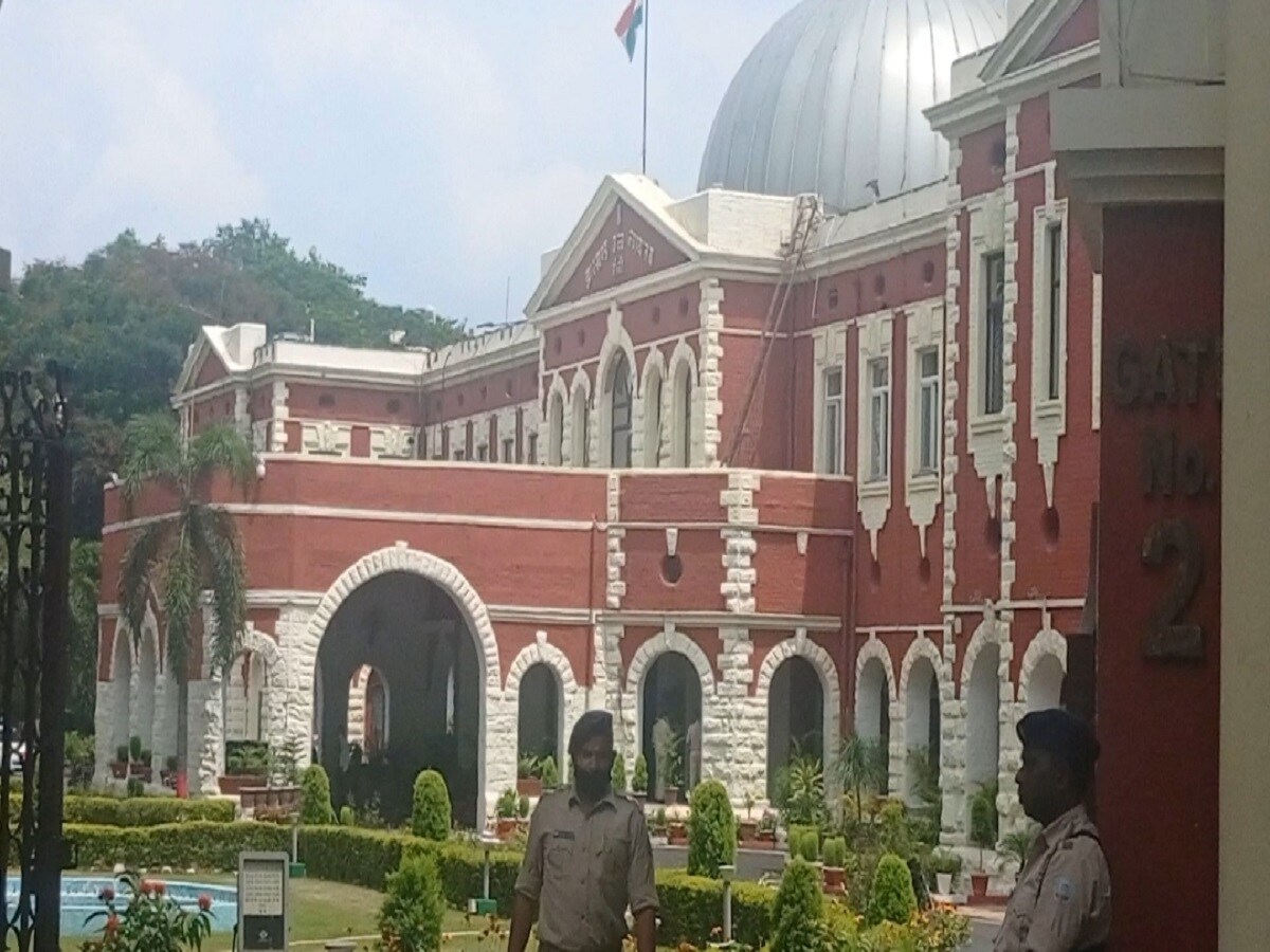 Ranchi Violence: झारखंड हाईकोर्ट ने डीजीपी-गृह सचिव को लगाई फटकार, पूछा ...