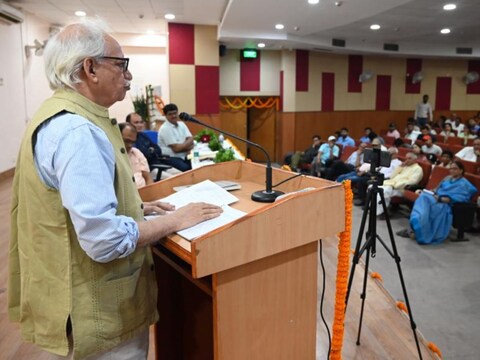 भक्ति कविता भाषा और कला की दृष्टि से उच्चतर कविता है- अरुण कमल - kavi ...