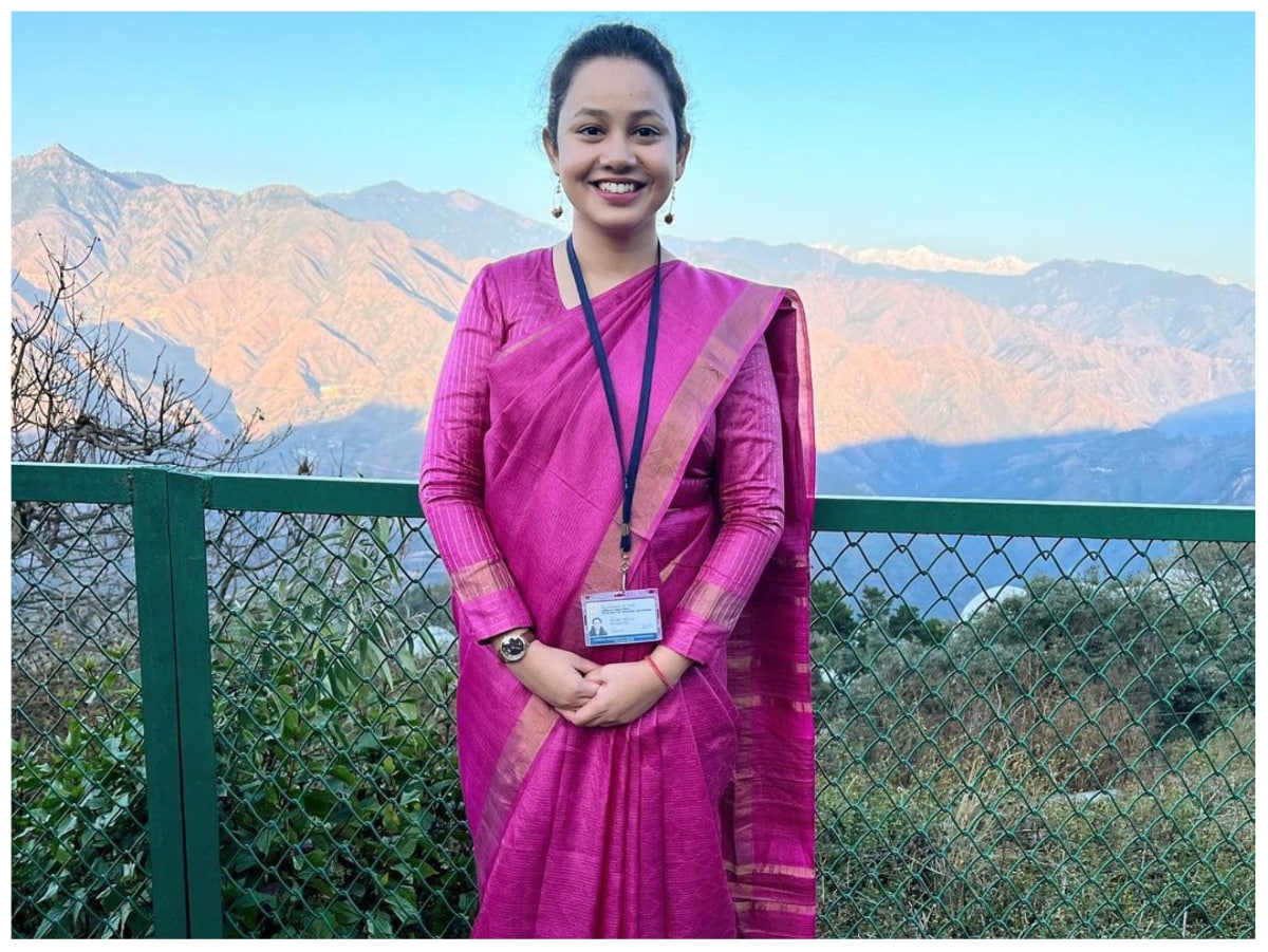 Success Story: कॉलेज से शुरू कर दी थी तैयारी, पहले प्रयास में रिया डाबी ...