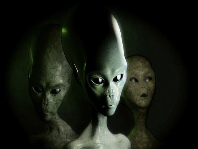 UFO एक्सपर्ट का दावा- हमेशा से ही समुद्र के नीचे रहते आए हैं एलियंस ...