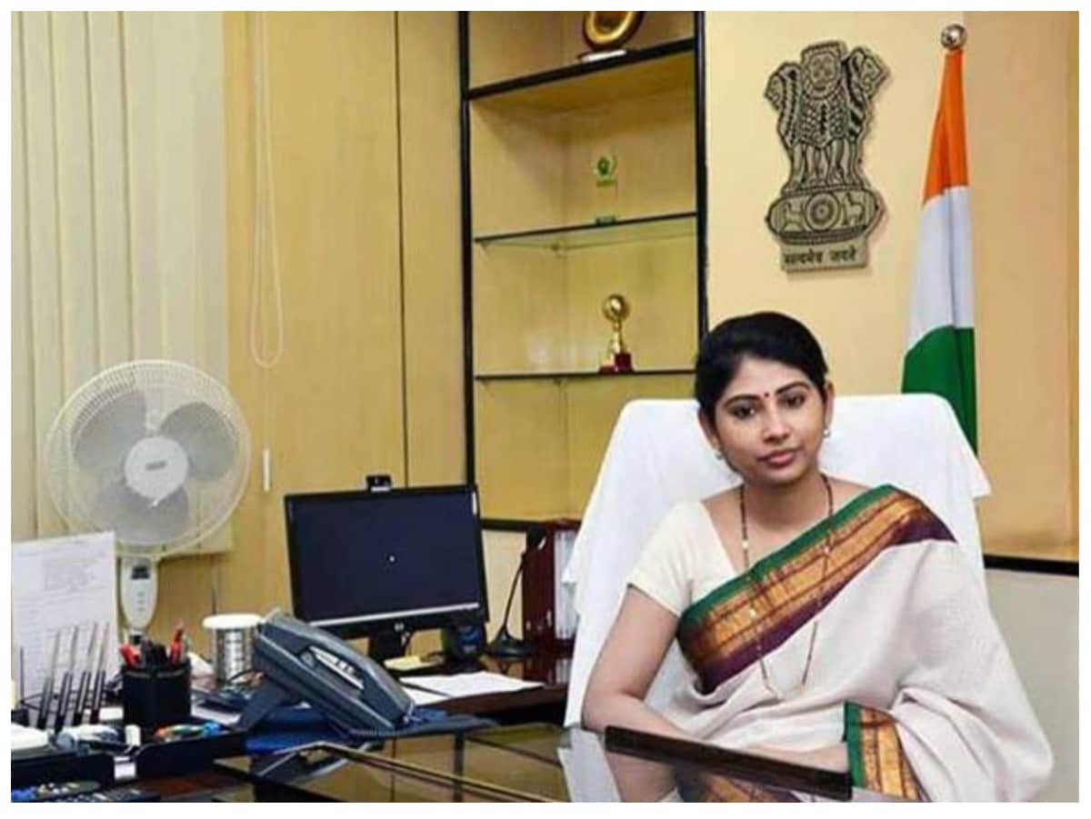 Success Story: सिर्फ 22 साल की उम्र में बनीं IAS, सीएम ऑफिस में मिली ...