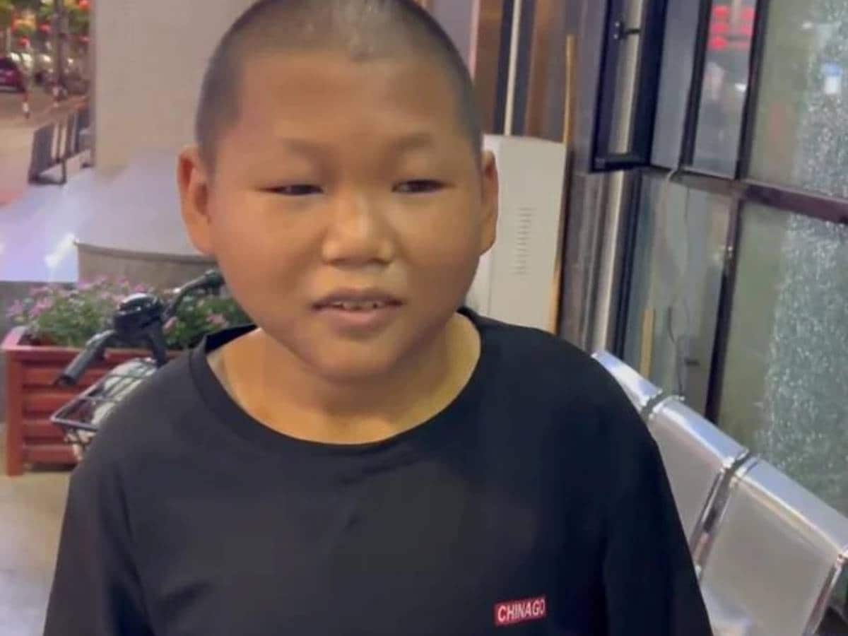 उम्र से कम दिखना बना शख्स के लिए अभिशाप ! 27 साल की उम्र में भी है ...