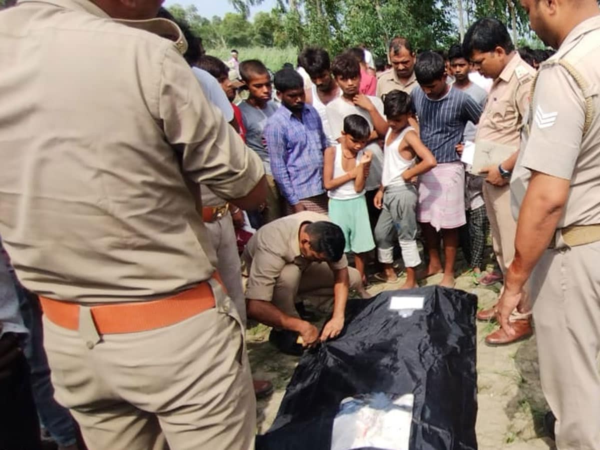 UP News: सिंचाई के दौरान पम्पिंग सेट फटने से दो किसानों की मौत, घर में ...