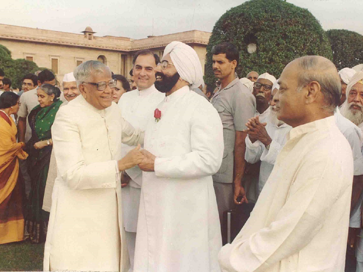 एक पूर्व भारतीय राष्ट्रपति की वो किताब जिसने तहलका मचा दिया - book of a ...