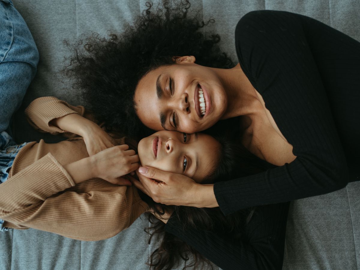 Career In Professional Cuddler: प्रोफेशनल कडलर कैसे बनें? क्या है भारत ...