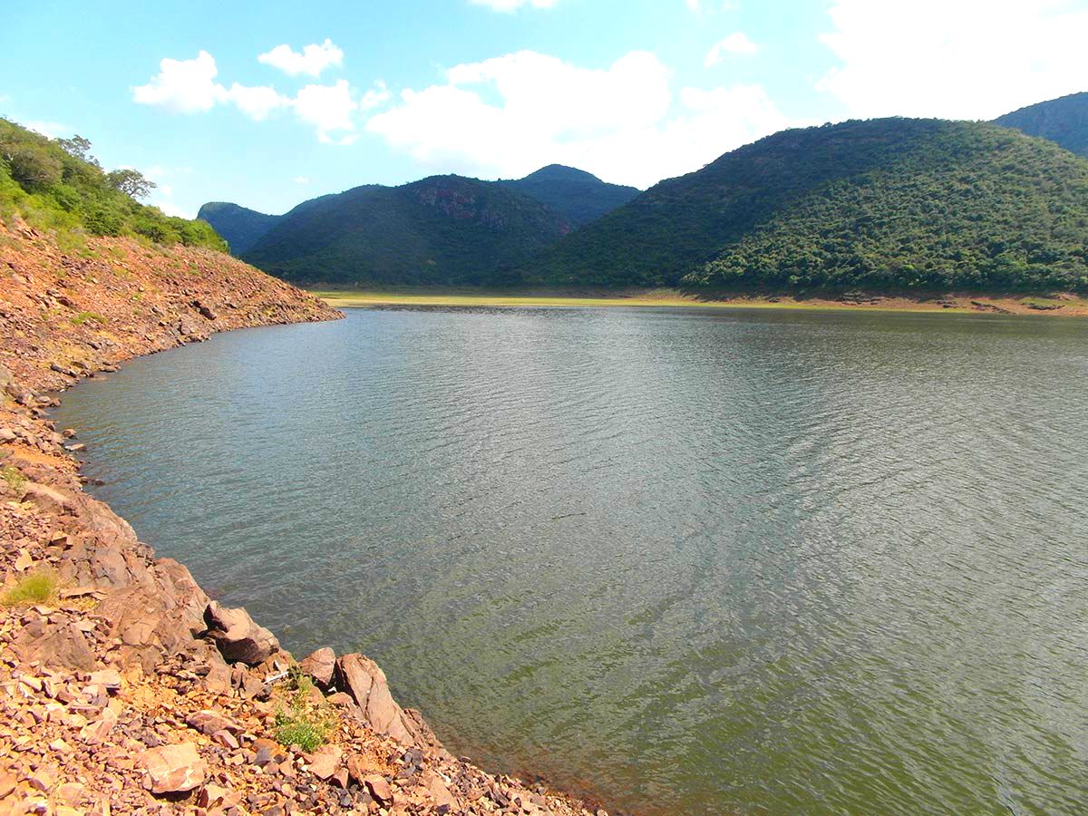 इस खतरनाक झील में जाने वाला नहीं बच पाता है जिन्दा, साइंटिस्ट भी रहते ...