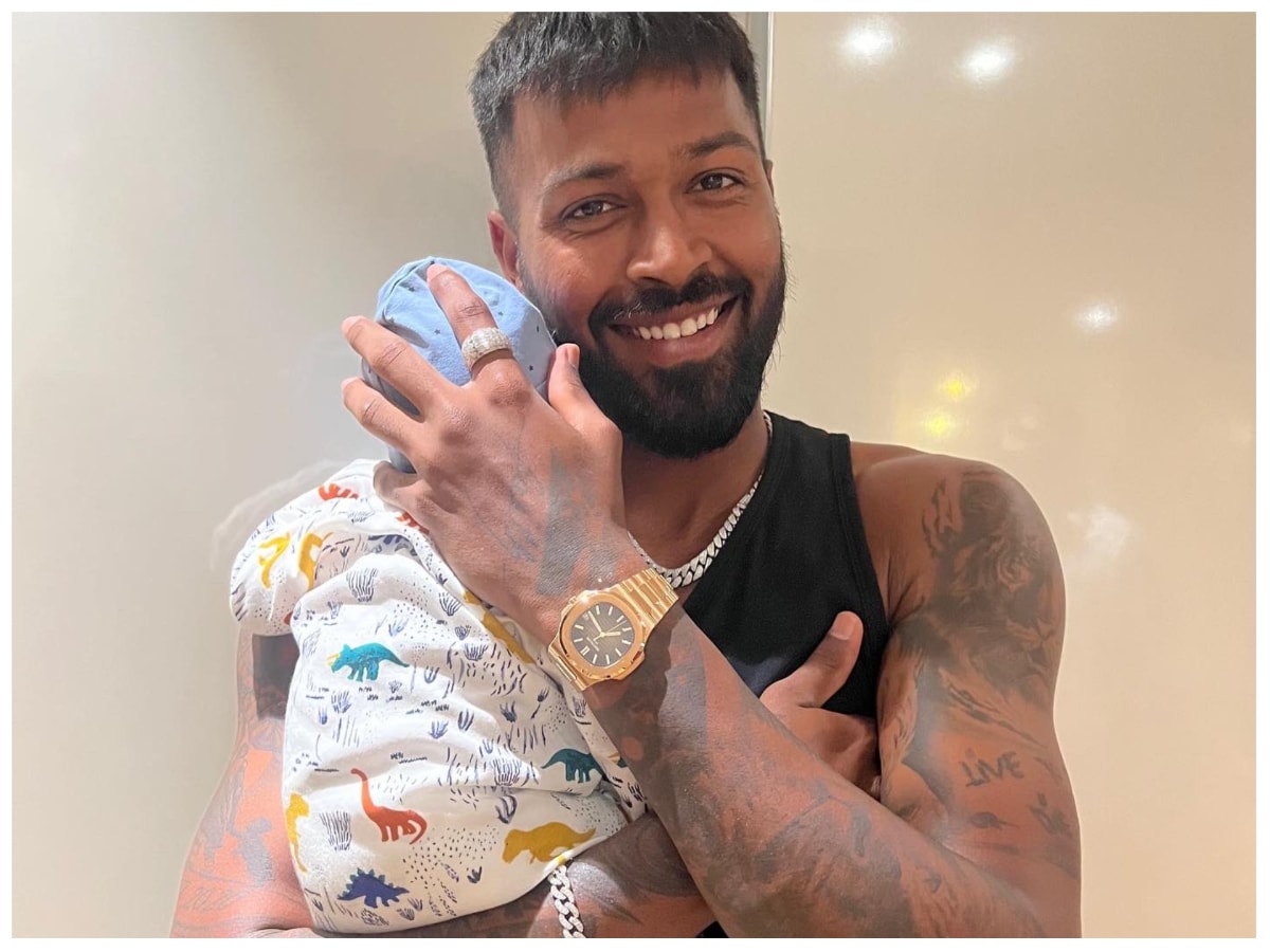 हार्दिक पंड्या ने कवीर के साथ शेयर की फोटो, बोले- अगु के पास अब बड़े ...