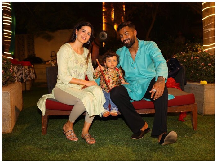 हार्दिक पंड्या ने कवीर के साथ शेयर की फोटो, बोले- अगु के पास अब बड़े ...