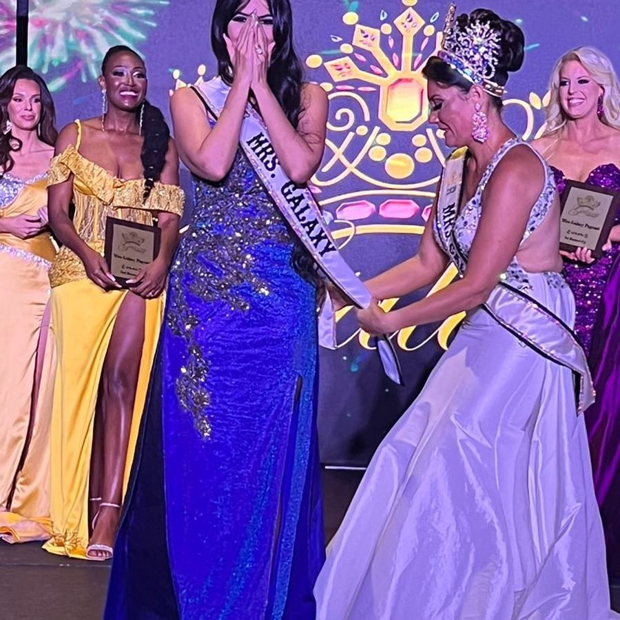 Page 10 Pics कैप्टन चाहत दलाल ने जीता Mrs Galaxy 2022 का खिताब