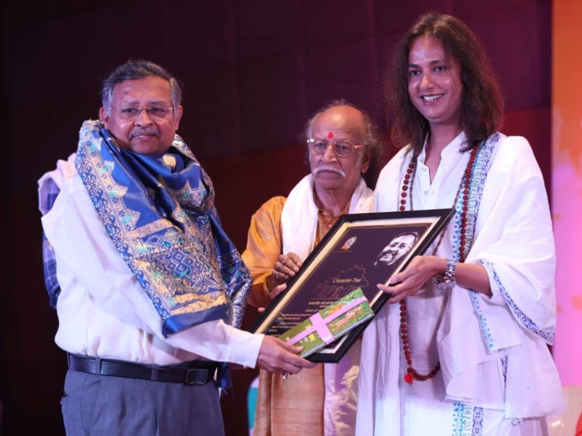 वाणी प्रकाशन समूह के प्रमुख अरुण माहेश्वरी को 'कैरेक्टर-ट्री' सम्मान ...