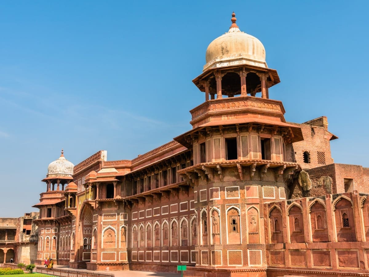 ताजमहल के अलावा आगरा में बेहद खास हैं ये टूरिस्ट प्लेस, देखकर आप भी ...