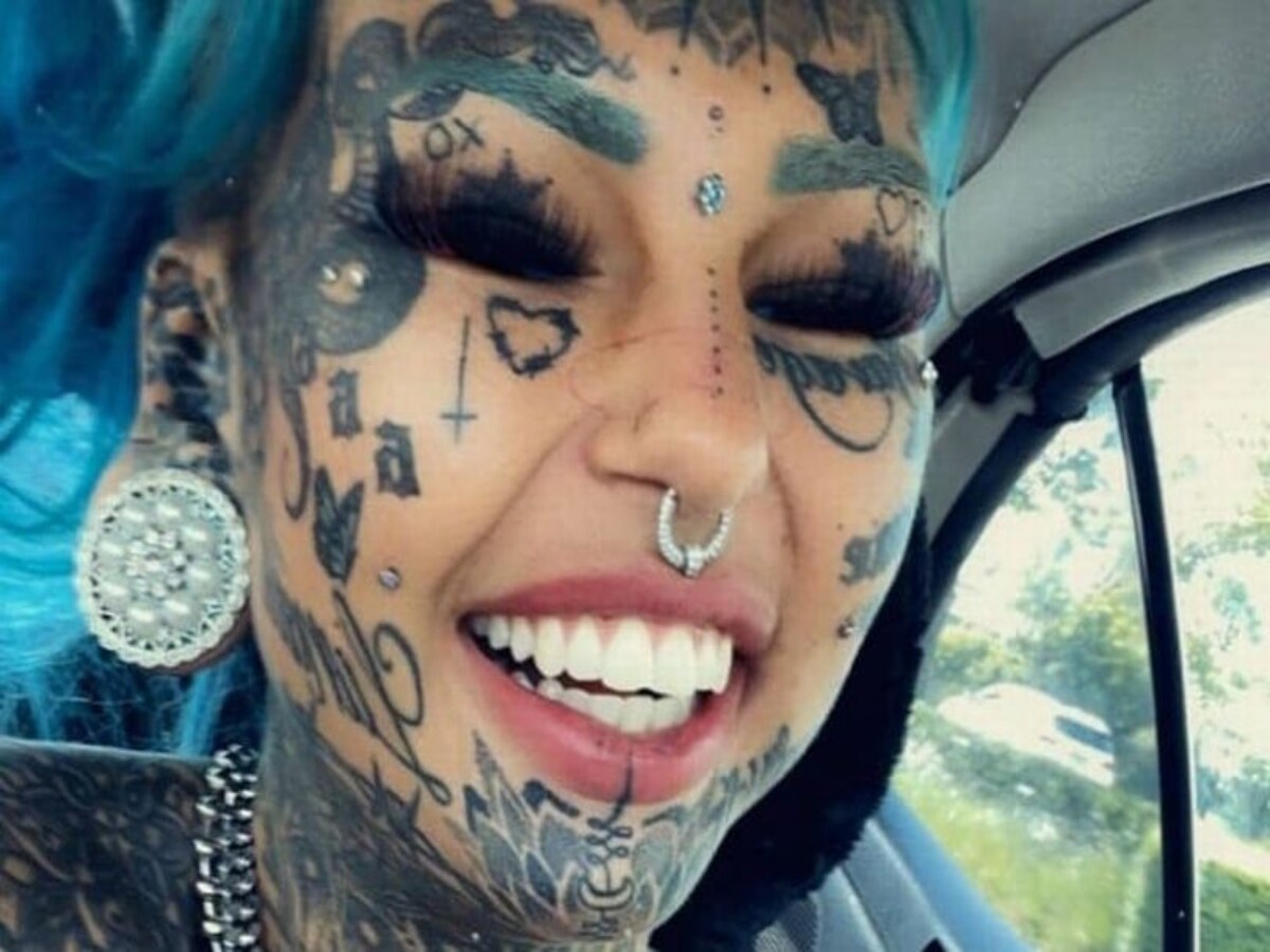 99 प्रतिशत टैटू से ढकी लड़की ने गोदना गुदवाने में उड़ा दिए सारे पैसे ...