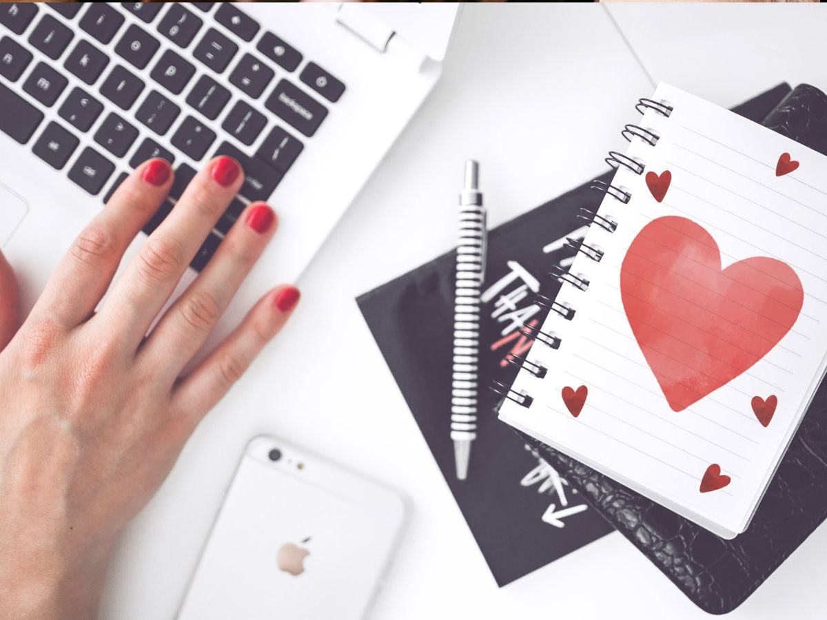 40 की उम्र में सिंगल हुई महिलाएं अपनाएं ये डेटिंग टिप्स, लव लाइफ आने ...