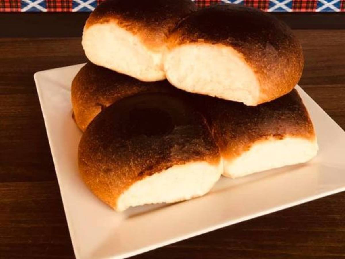 मार्केट में धड़ल्ले से बिक रहे हैं जले हुए ब्रेड, कुछ लोगों को इसमें भी ...