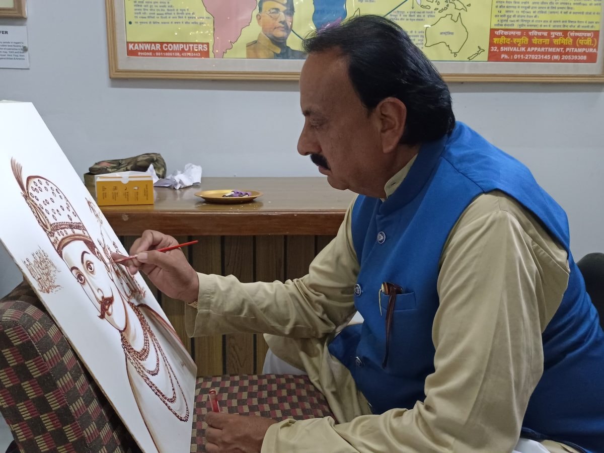 Mathura: जानिए किसके खून से बनी हैं आजादी के महानायकों की तस्वीरें, अब ...