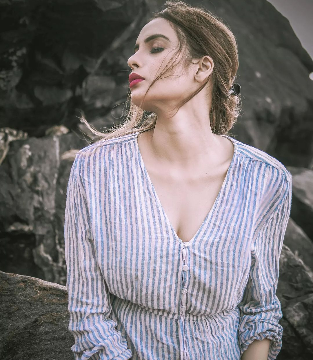 वेब सीरीज 'इंस्पेक्टर अविनाश' में रणदीप हुड्डा के साथ नजर आने वाली हैं आयशा ऐमन, देखें PICS ...