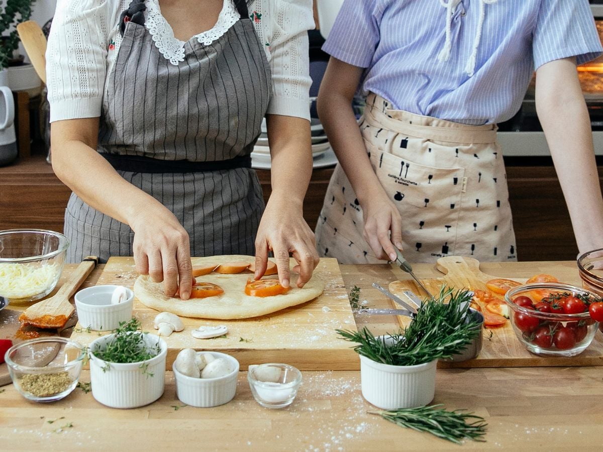 Career Tips: खाना बनाने का है शौक तो करें ये कोर्स, पैसे के साथ मिलेगी ...