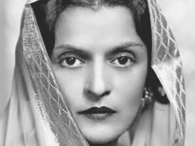 पुण्यतिथि : वो रानी जिसने सैंडल में जड़वाए हीरे-मोती, शिफॉन और सिल्क की ...