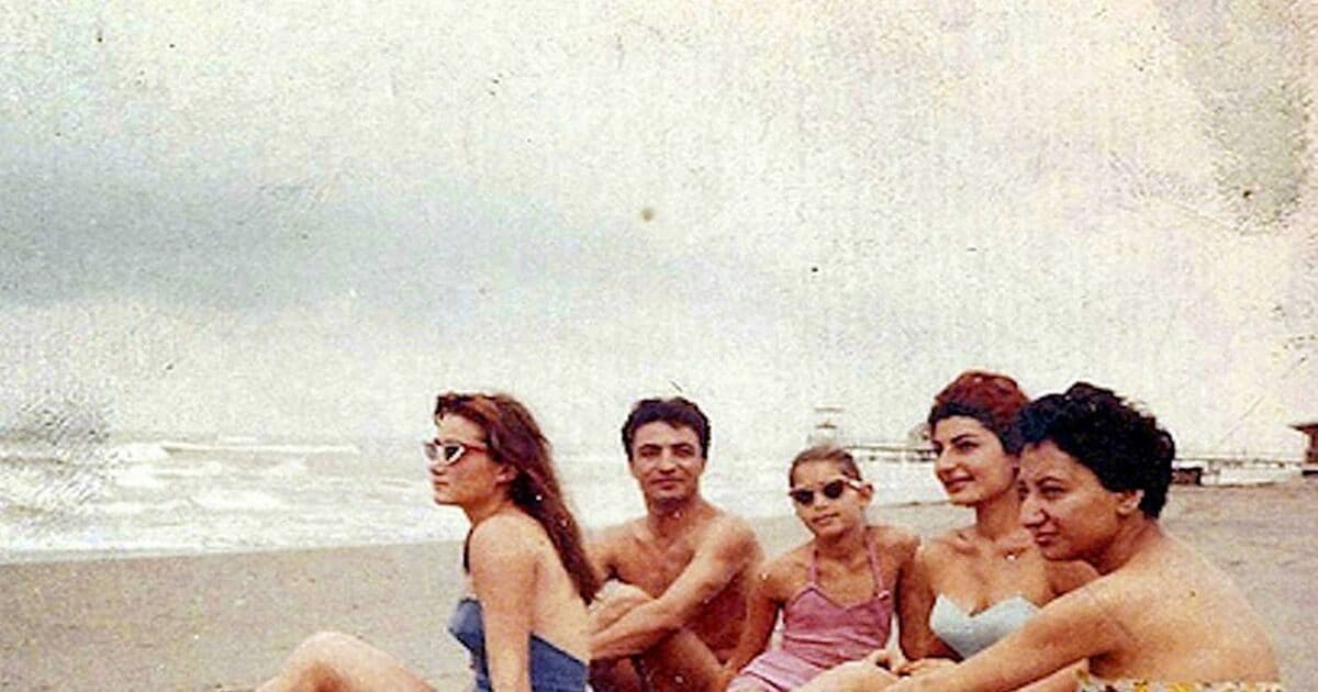 Explainer : 50 सालों में बिकनी से बुर्के में कैसे पहुंचा ईरान, हिजाब खोलने पर क्यों मार दी जाती ...