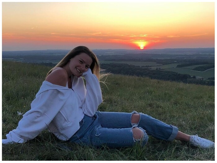 खूबसूरती में हॉलीवुड एक्ट्रेस को मात देती है यह क्रिकेटर, स्माइल बना ...