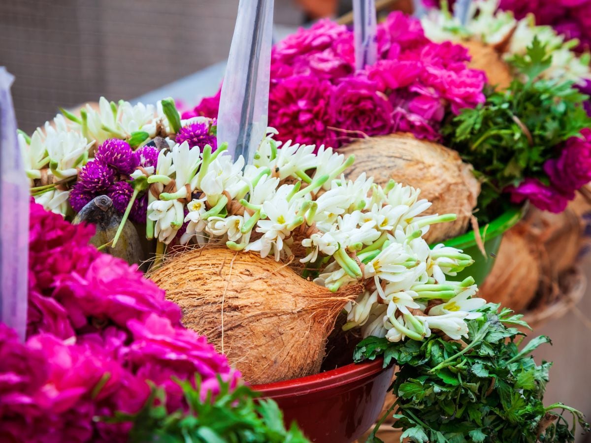 Jivitputrika Vrat 2022: जीवित्पुत्रिका व्रत की पूजा में लाल सिंदूर ...