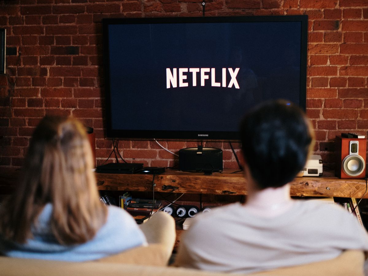 कहीं कोई और भी तो नहीं इस्तेमाल कर रहा है आपका Netflix, चेक करके ऐसे ...