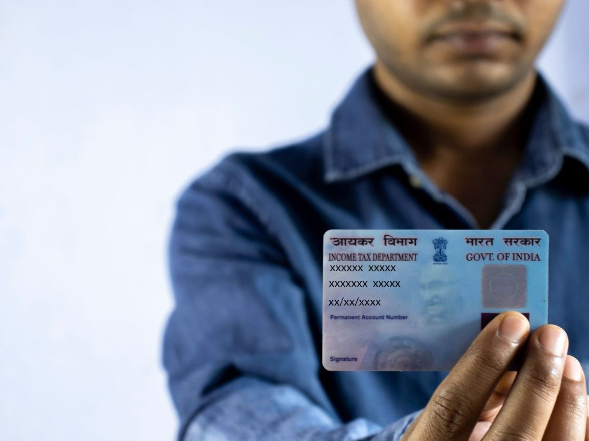 PAN कार्ड पर दर्ज नंबर का क्या होता है मतलब, घर बैठे-बैठे ऐसे करें चेक ...