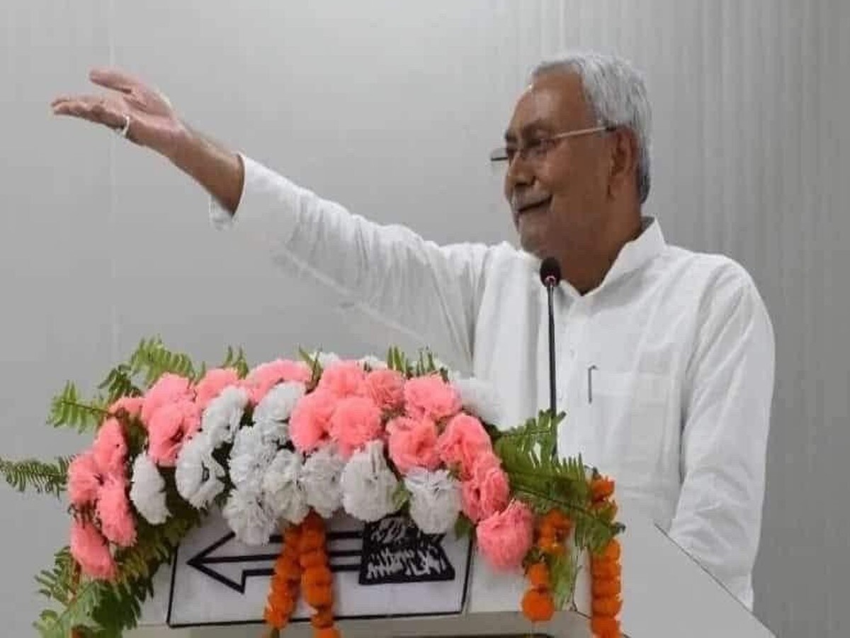 CM नीतीश के दिल्ली जाते ही बिहार में 'ताला-चाभी' पर शुरू हुई सियासत ...