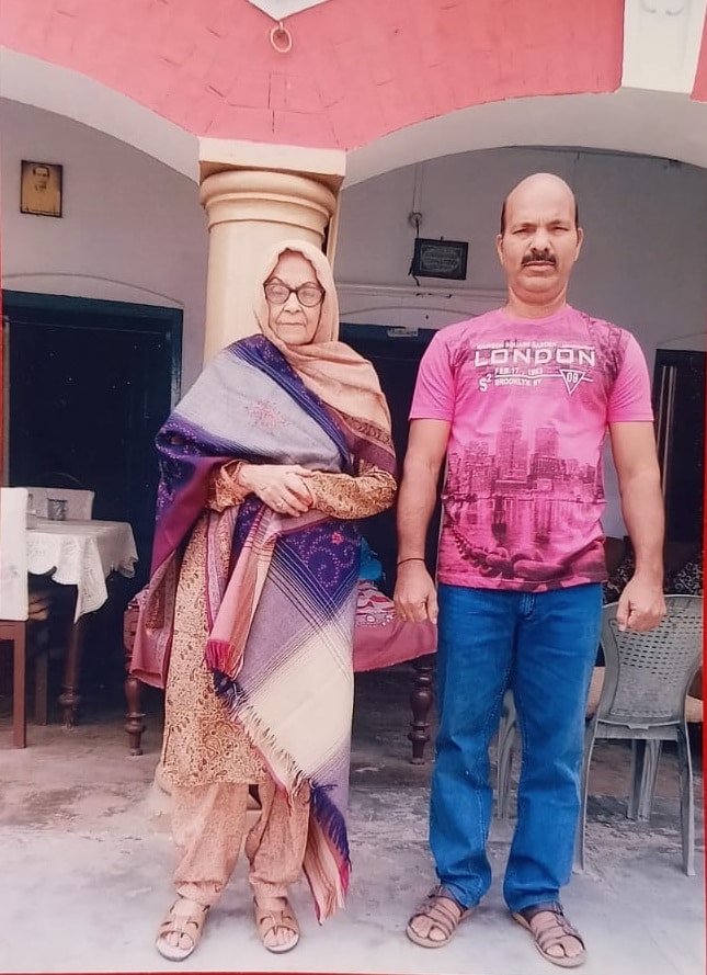 राही मासूम रज़ा ने जब अलीगढ़ यूनिवर्सिटी के मुशायरे में टोपी पहनने से ...