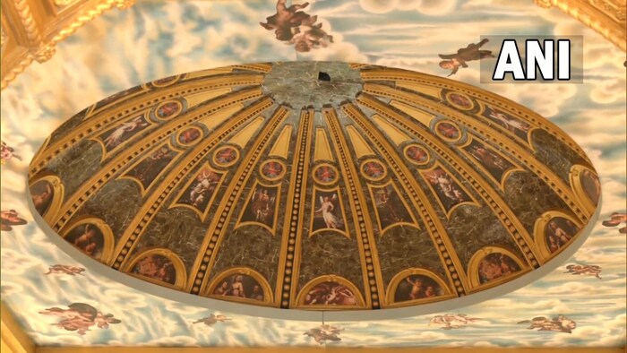 कोलकाता में वेटिकन सिटी की थीम पर तैयार हुआ दुर्गा पूजा पंडाल, भव्यता ...